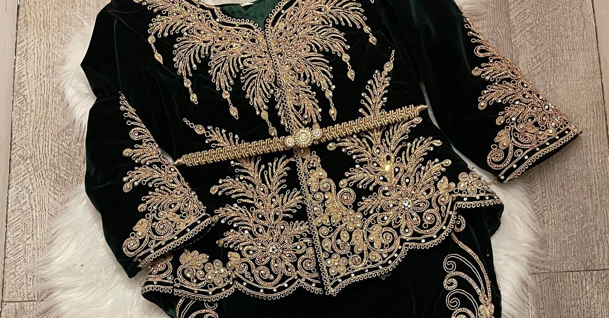 Le Karakou, une tenue raffinée Algéroise